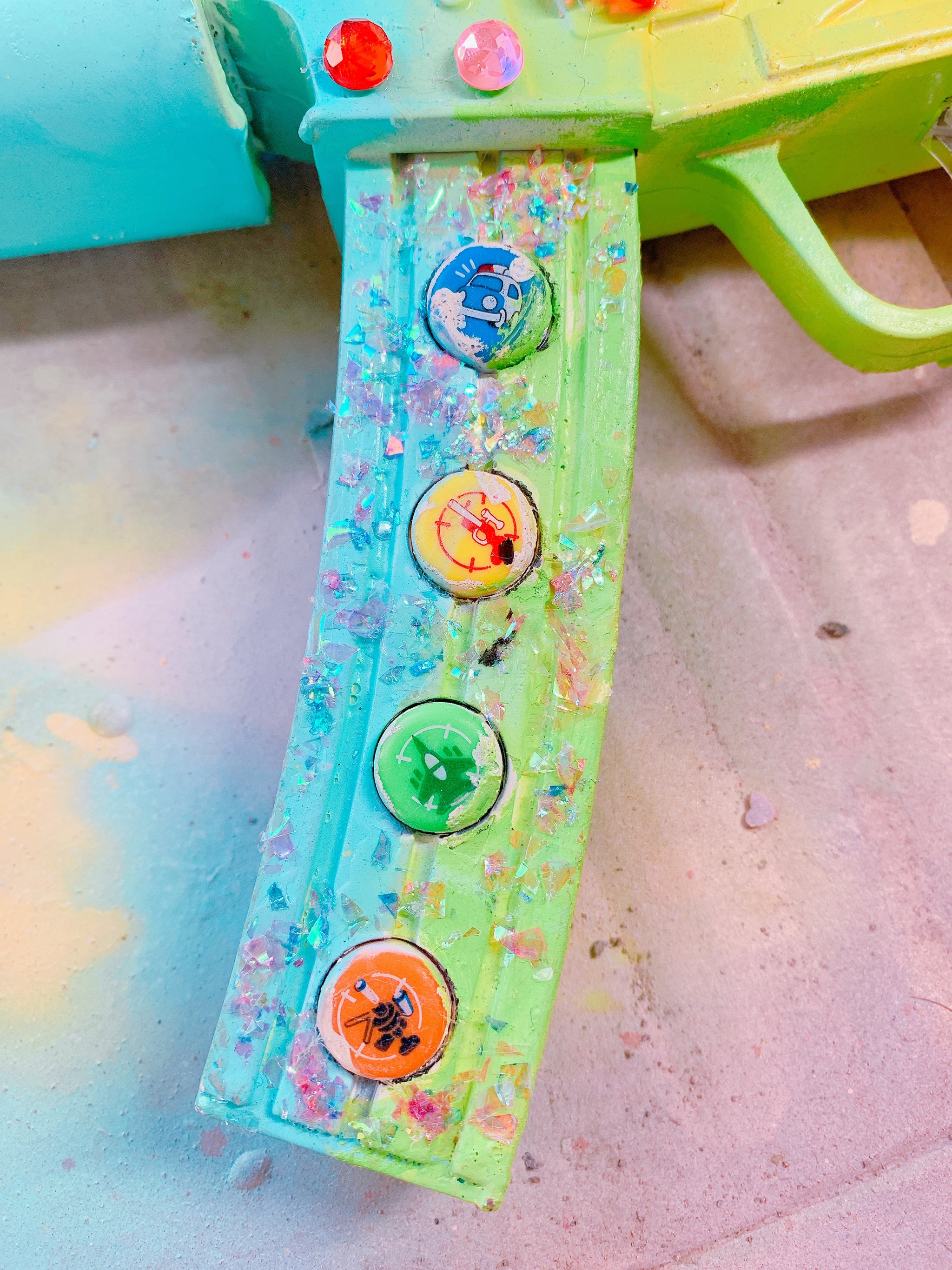 Rainbow Assault Blaster – Hard Decora